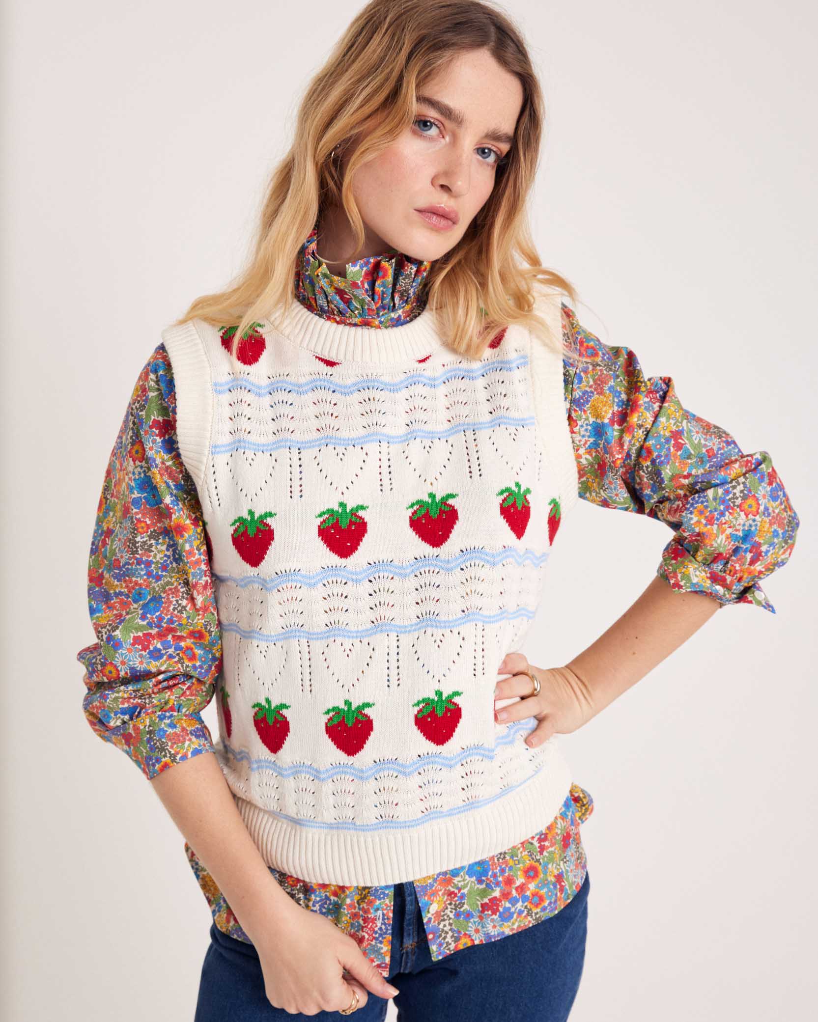Pull Priska écru et fraises rouges - Balzac Paris
